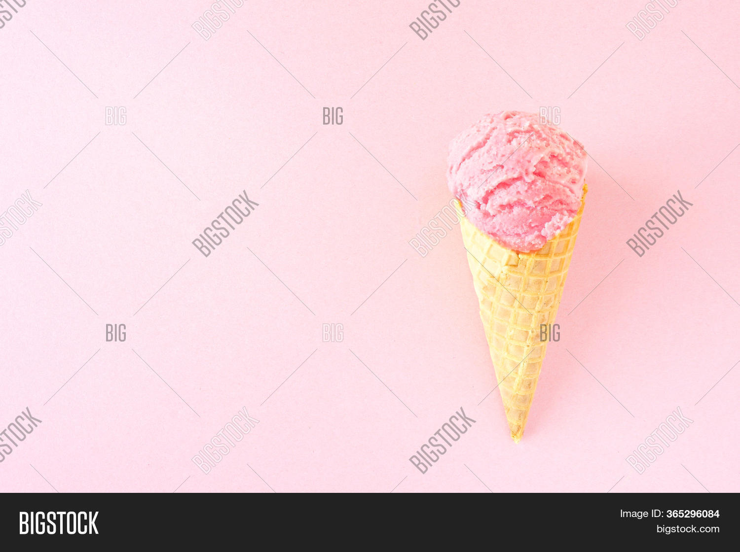 Single Ice Cream Cone Image & Photo (Free Trial) | Bigstock