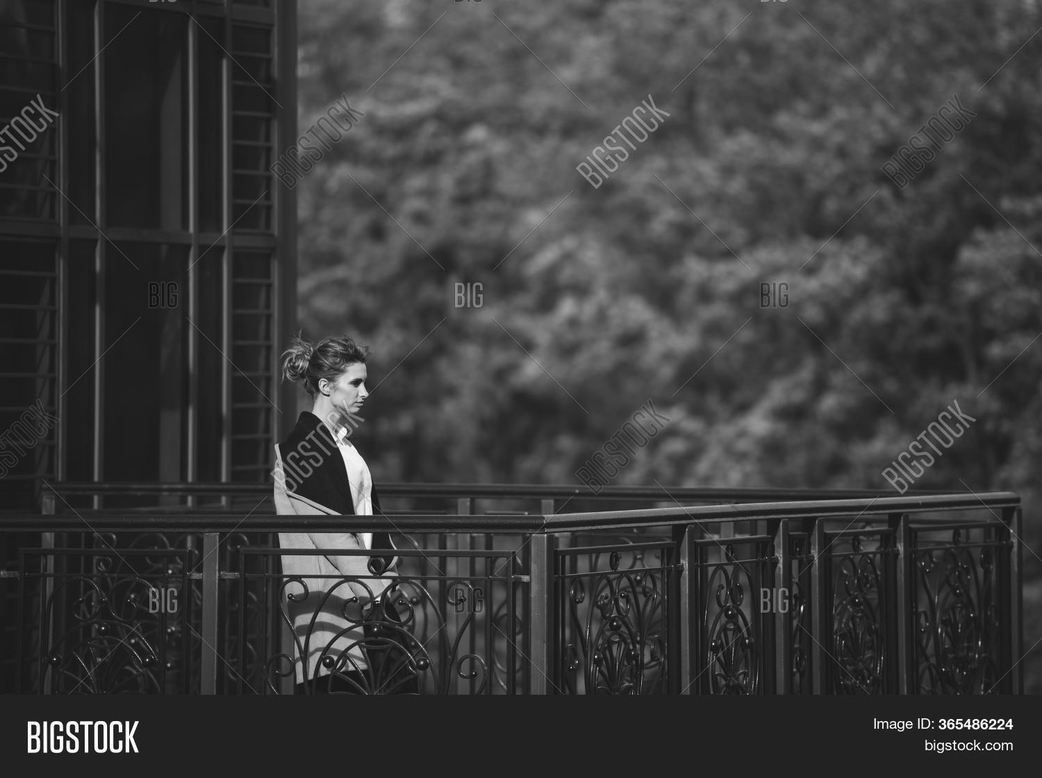 Beautiful Lonely Woman Image & Photo (Free Trial) | Bigstock