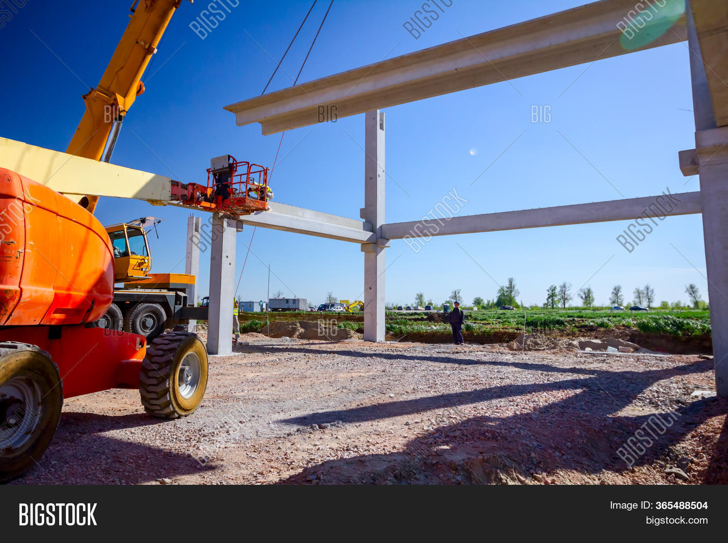 Mobile Crane Operating Image & Photo (Free Trial) | Bigstock