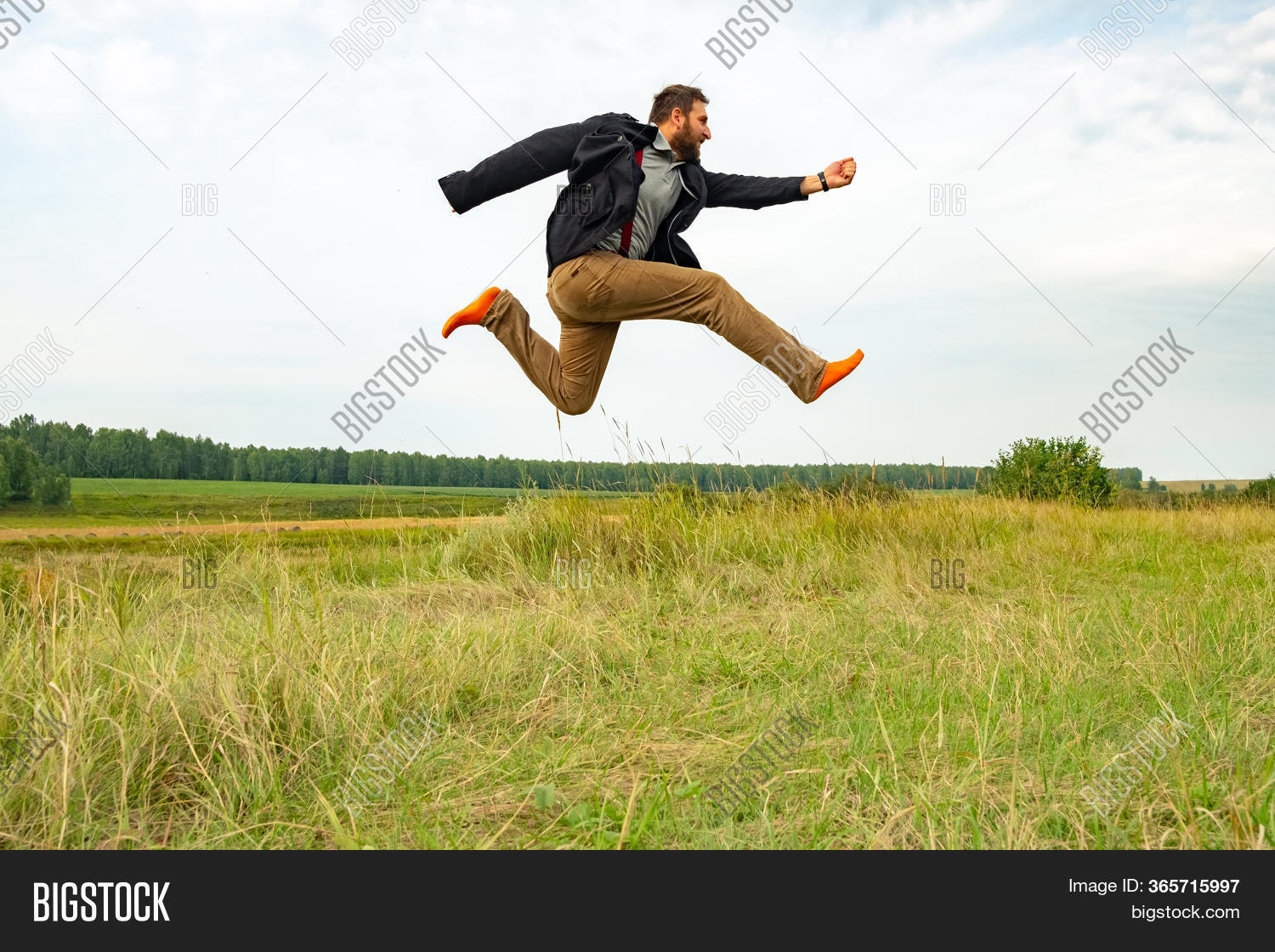 Man Beard Running High Image & Photo (Free Trial) | Bigstock