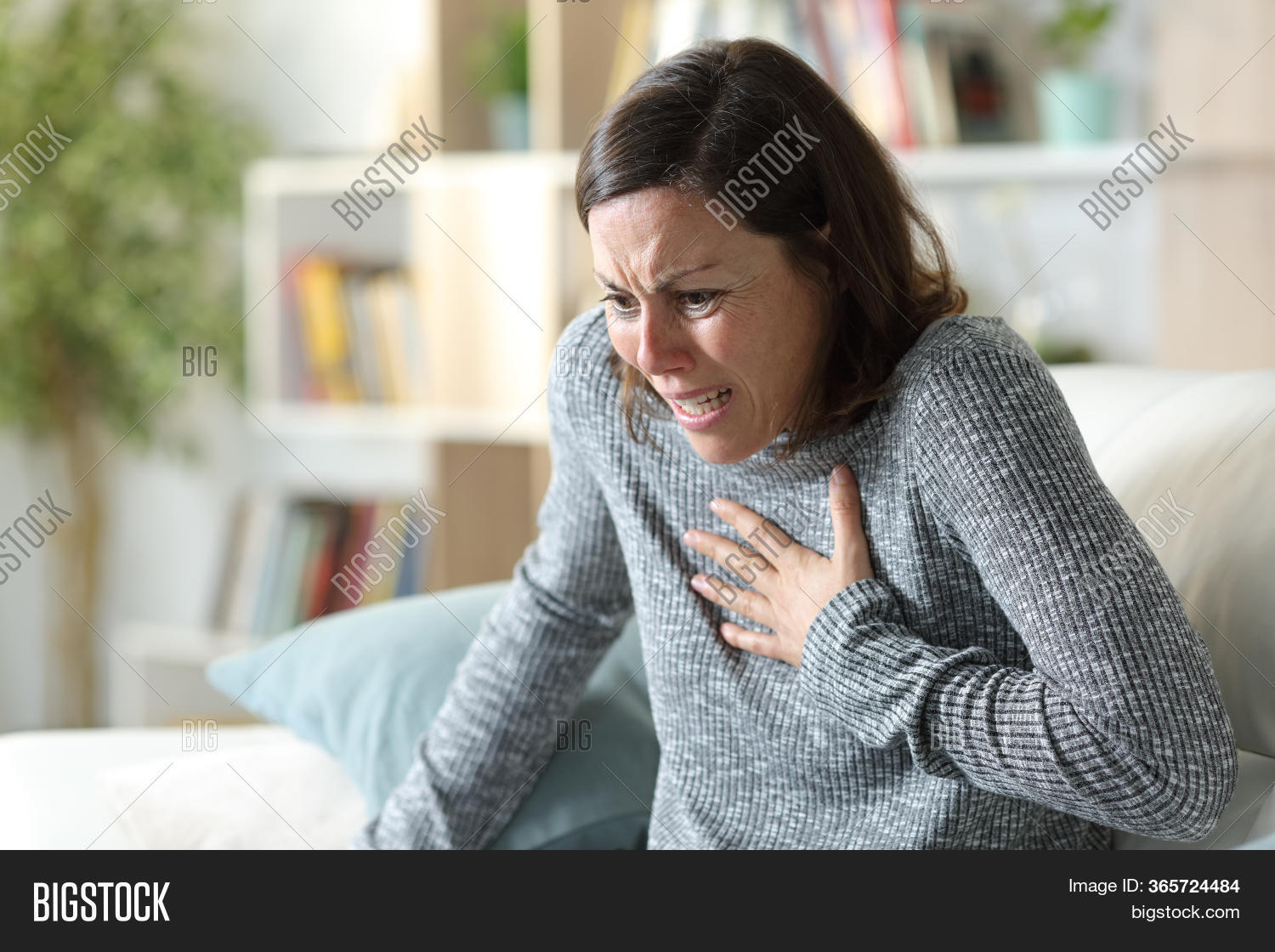 Scared Adult Woman Image & Photo (Free Trial) | Bigstock