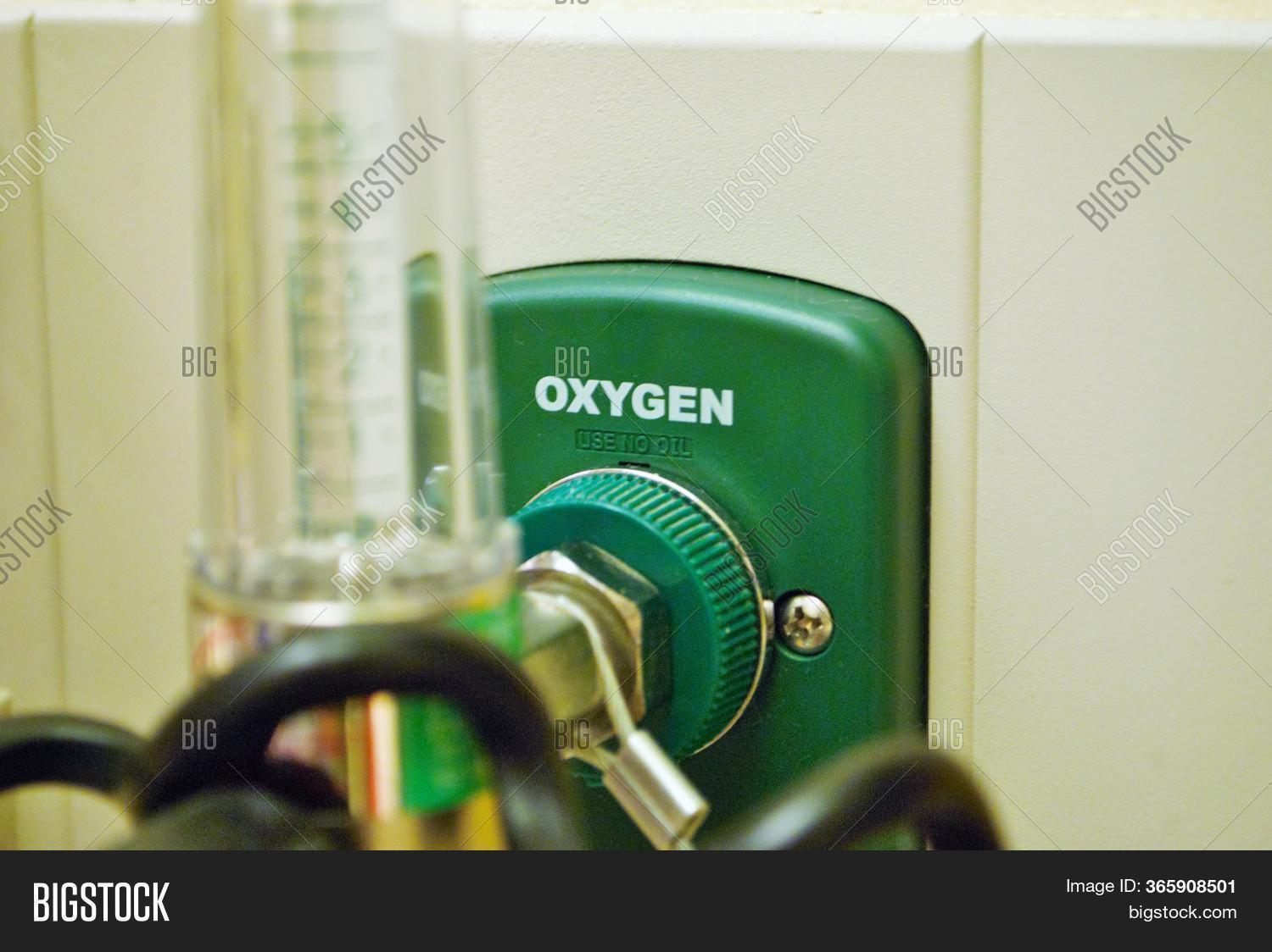 Oxygen Port Pressure Image & Photo (Free Trial) | Bigstock