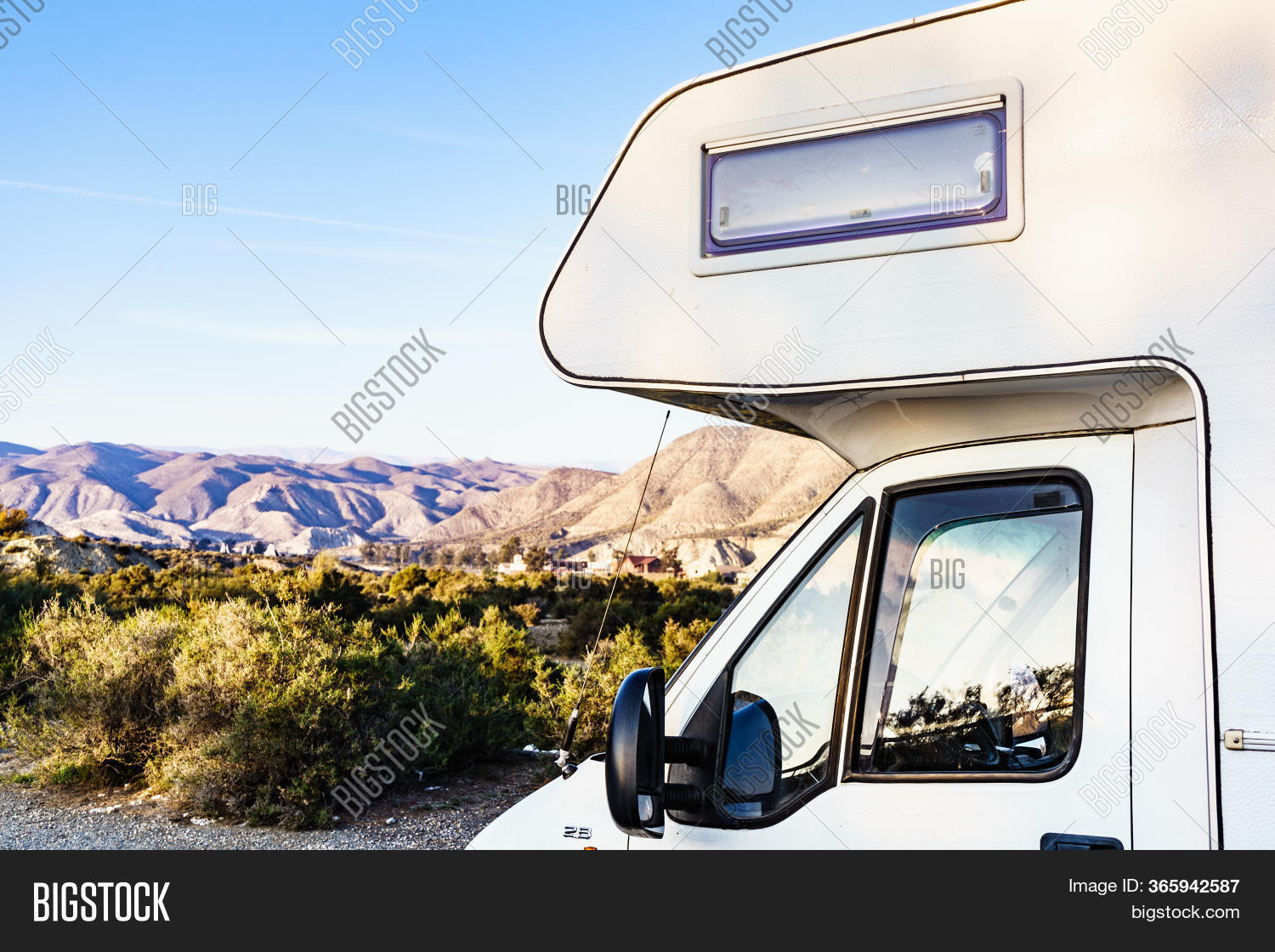 Caravan Vehicle Image & Photo (Free Trial) | Bigstock