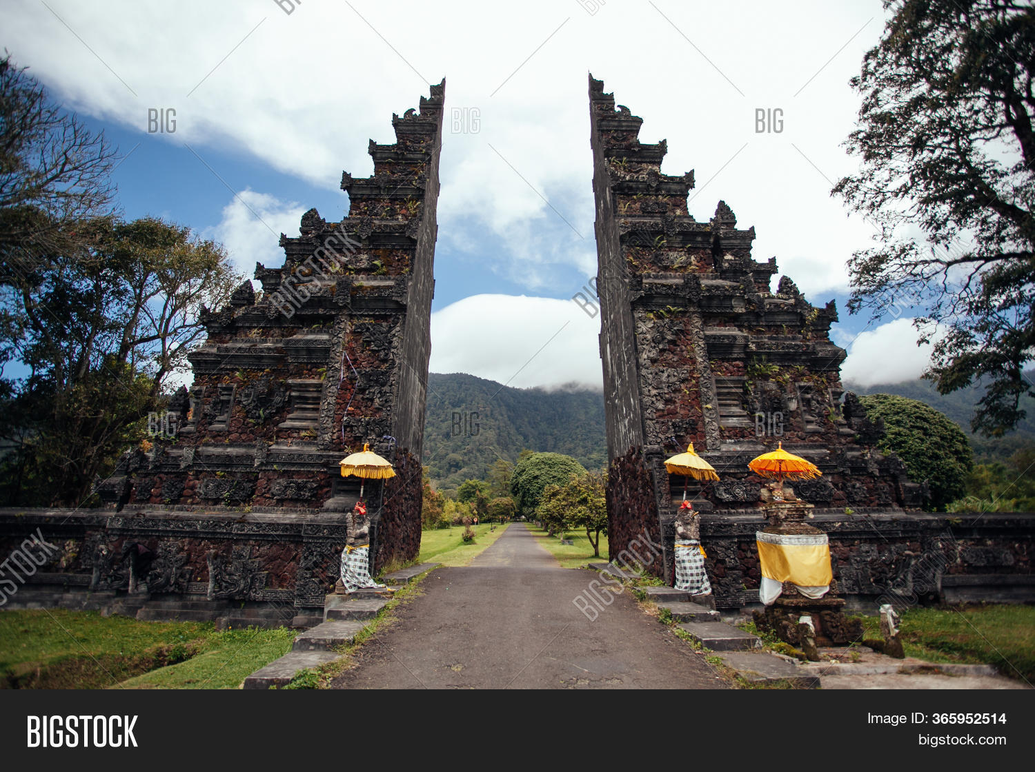 Traditional Balinese Image & Photo (Free Trial) | Bigstock
