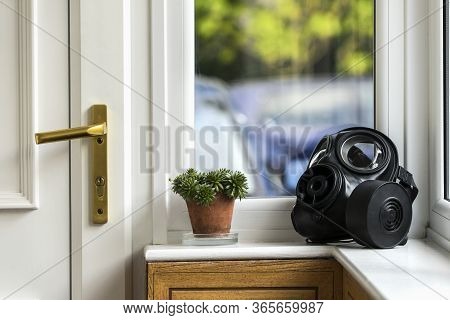 Sas Gas Mask By Entry Image & Photo (Free Trial) | Bigstock