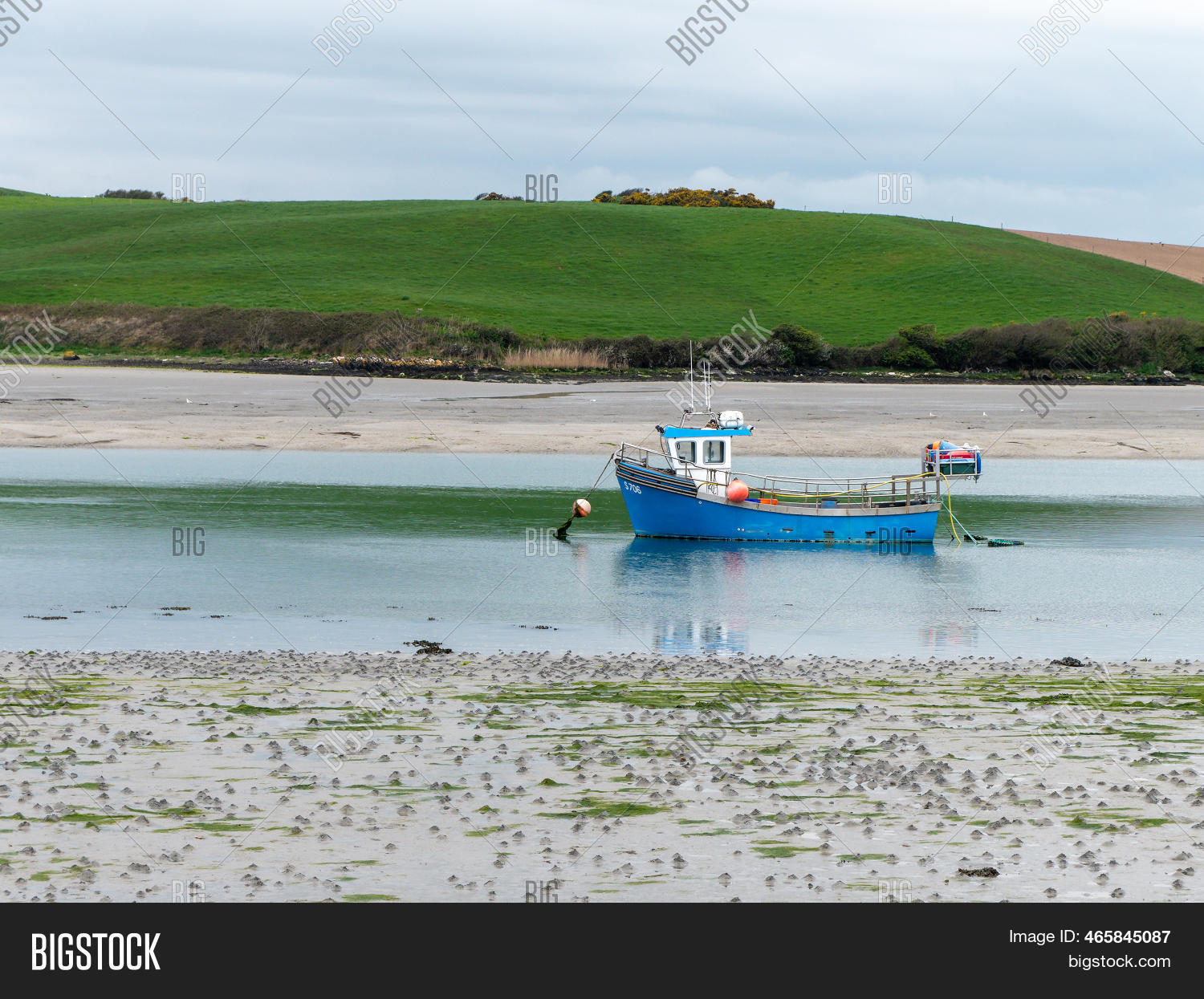 Boat Shallow Water. Image & Photo (Free Trial) | Bigstock