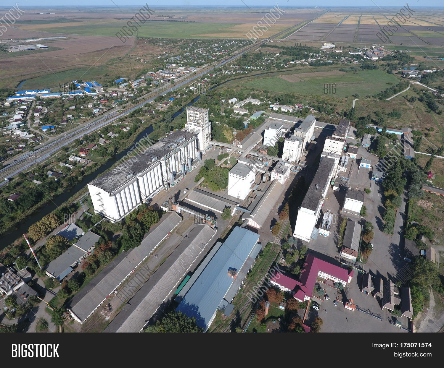 Top View Silo Elevator Image & Photo (Free Trial) | Bigstock