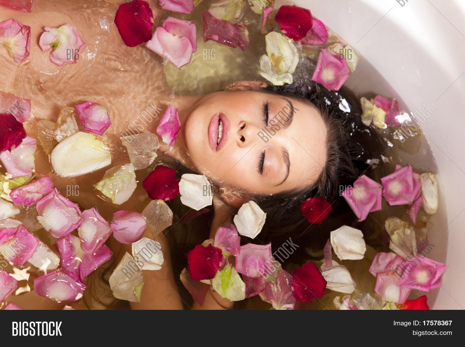 Beautiful Female Bath Image & Photo (Free Trial) | Bigstock