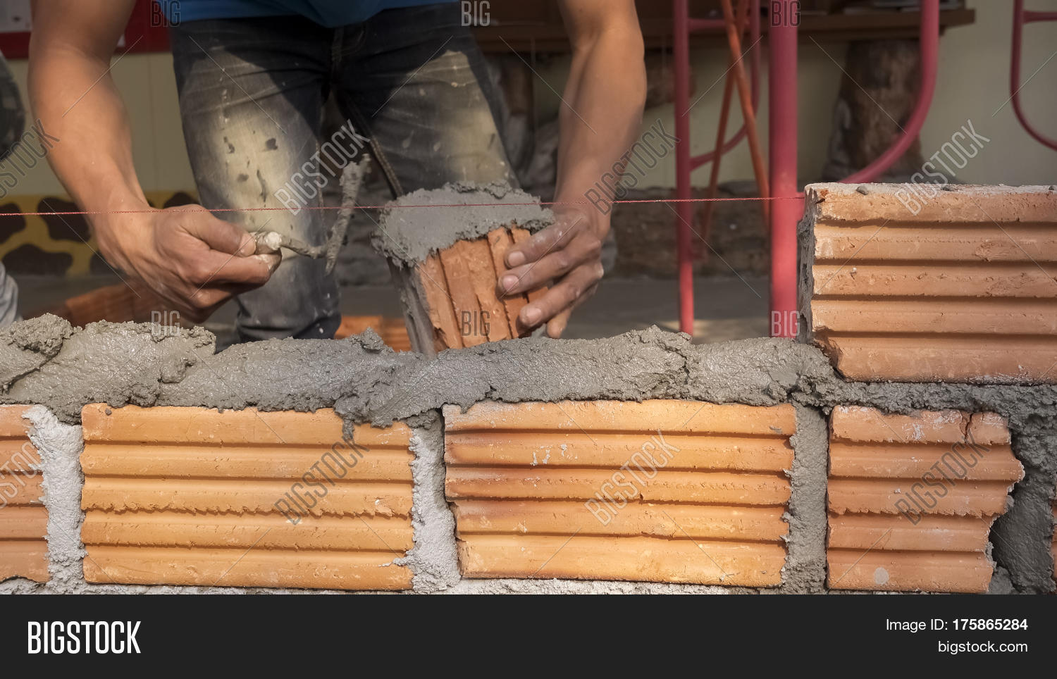Bricklayer Worker Image & Photo (Free Trial) | Bigstock