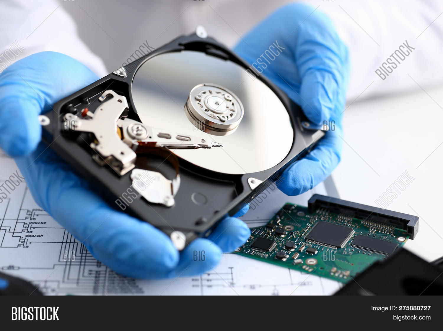 Male Repairman Wearing Image & Photo (Free Trial) | Bigstock