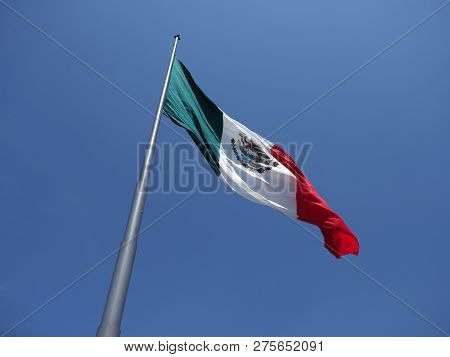 National Maxican Flag Image & Photo (Free Trial) | Bigstock
