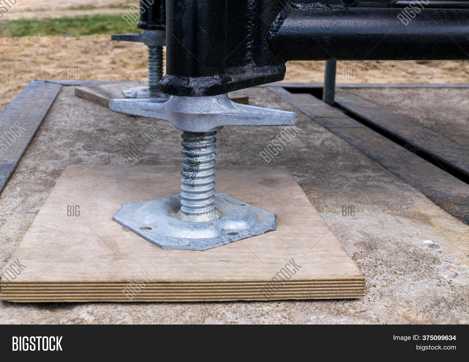 Screw Prop Mounting Image & Photo (Free Trial) | Bigstock