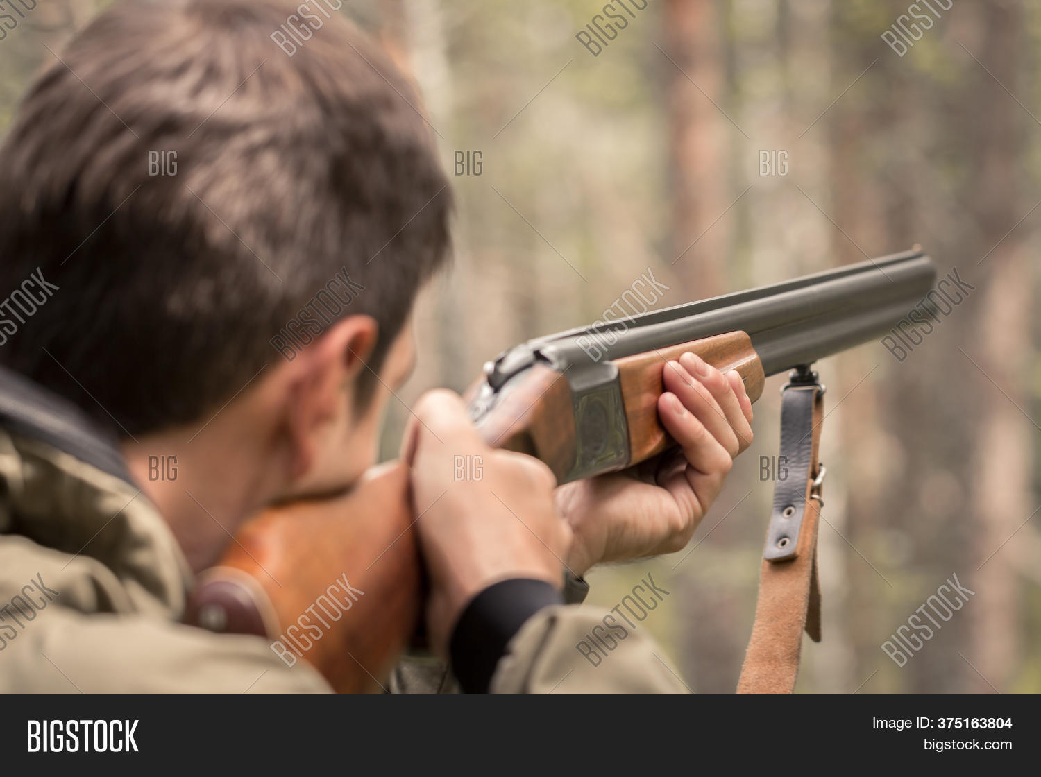 Hunter Takes Aim Ready Image & Photo (Free Trial) | Bigstock