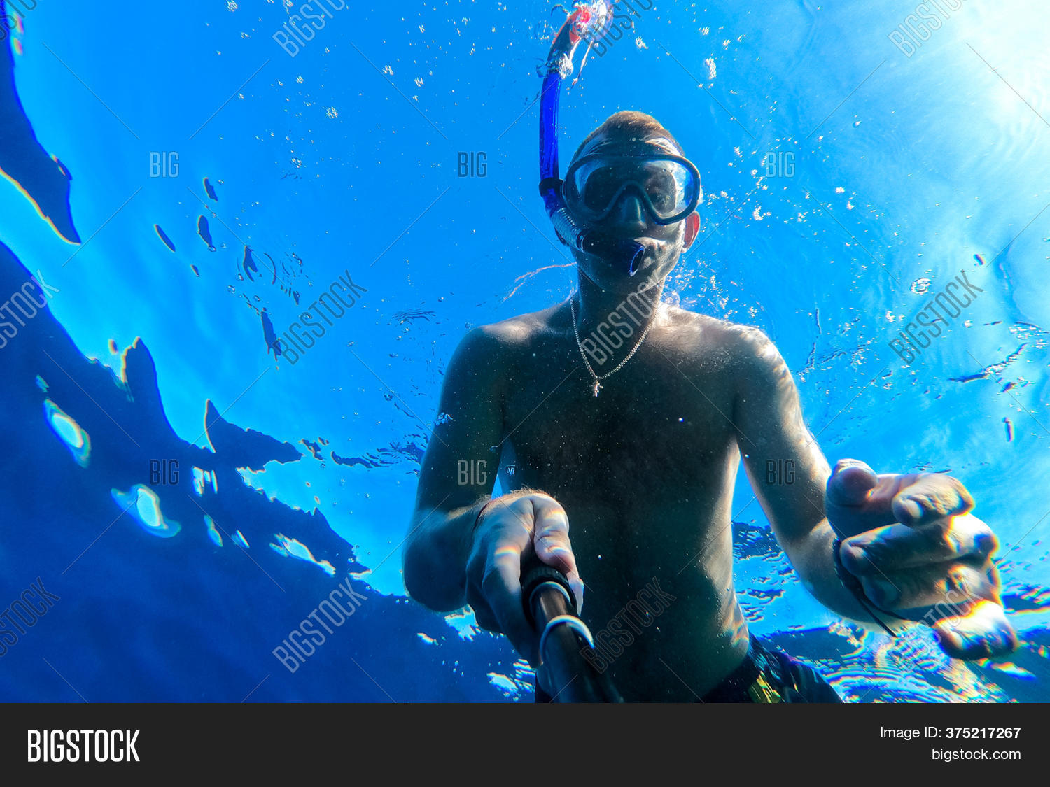 Guy Mask Snorkel Dives Image & Photo (Free Trial) | Bigstock