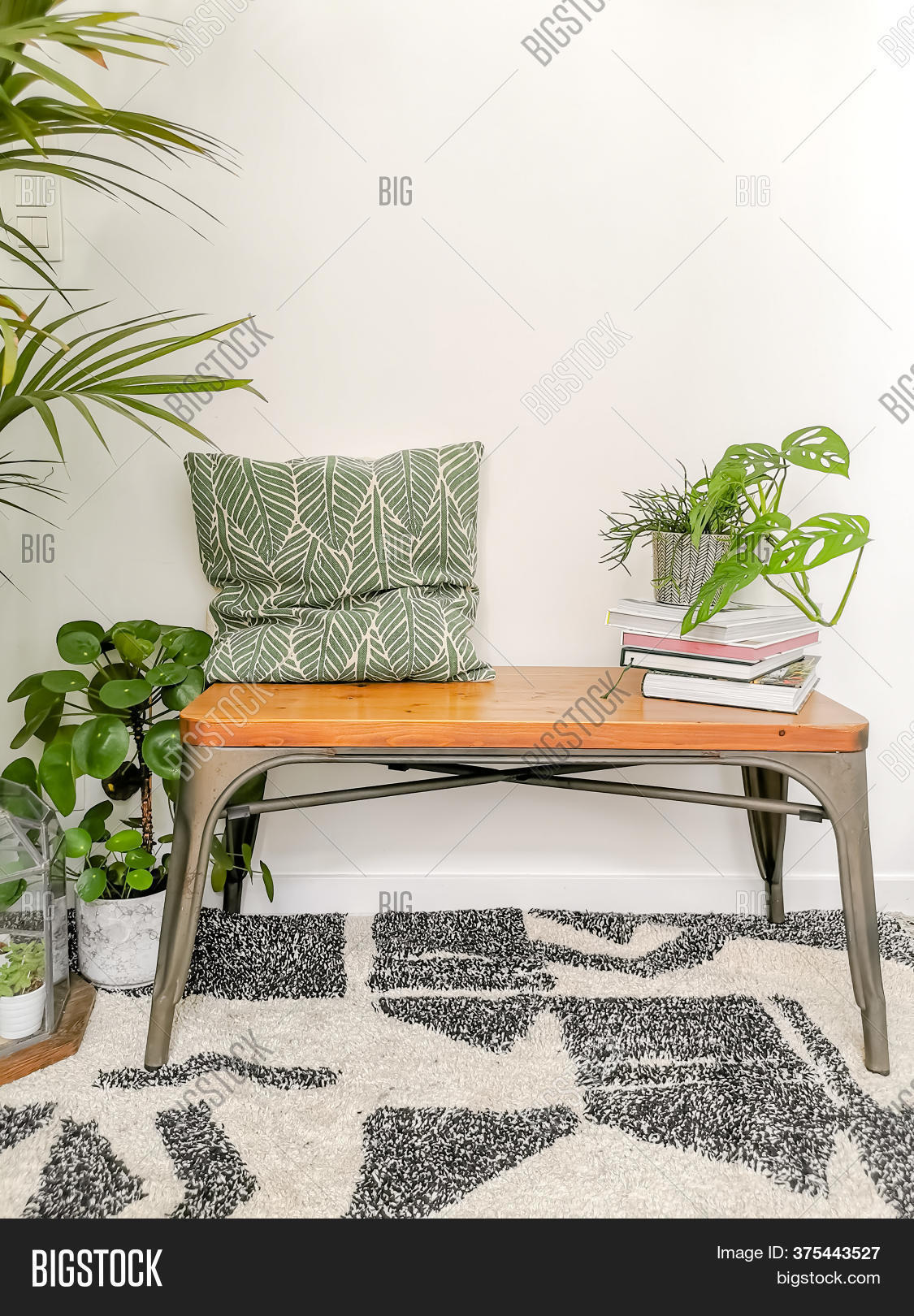 Small Seating Nook Image & Photo (Free Trial) | Bigstock