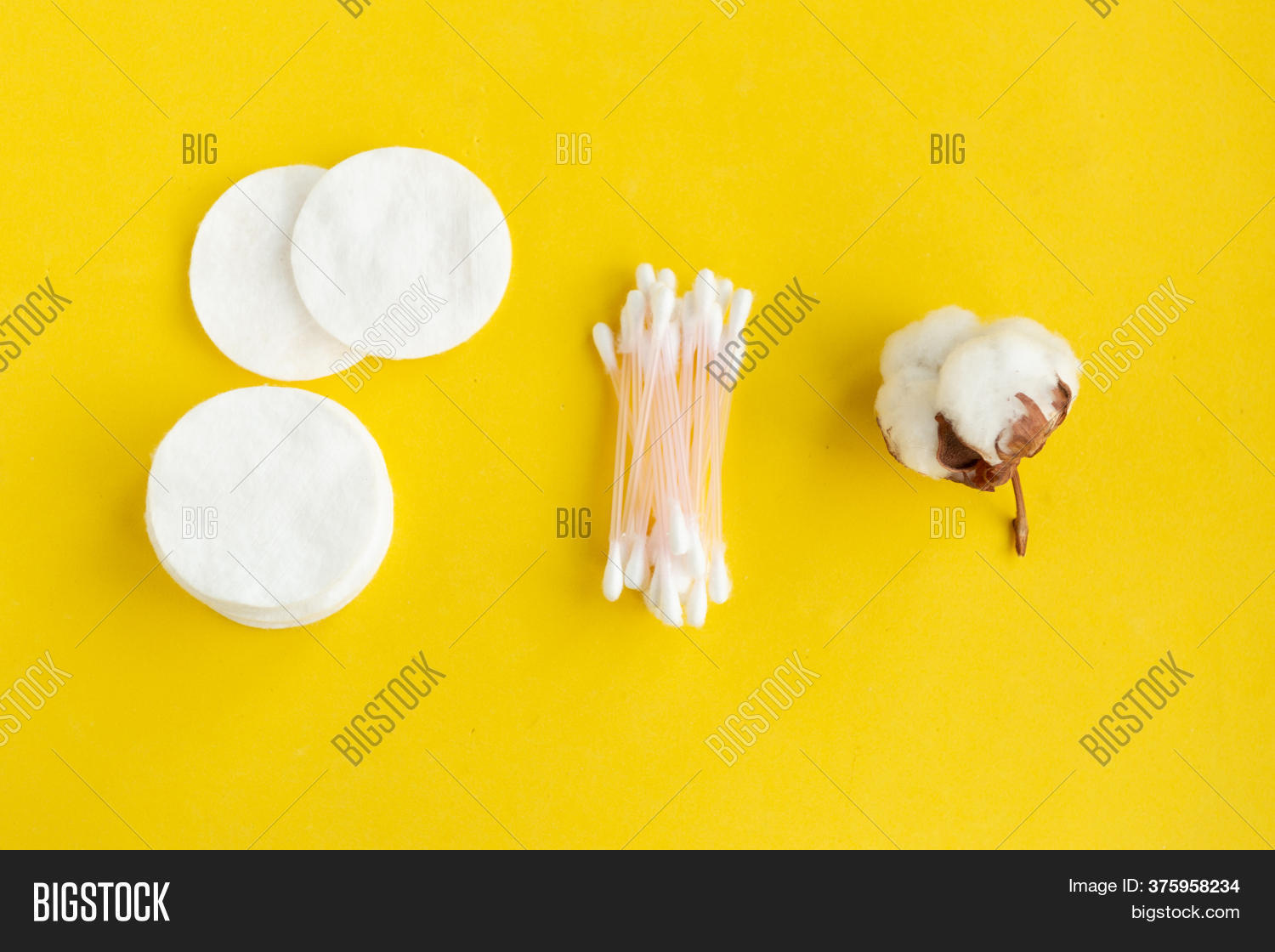 Cotton Buds Sponges On Image & Photo (Free Trial) | Bigstock