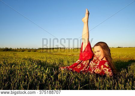 Beautiful Woman Girl Image & Photo (Free Trial) | Bigstock