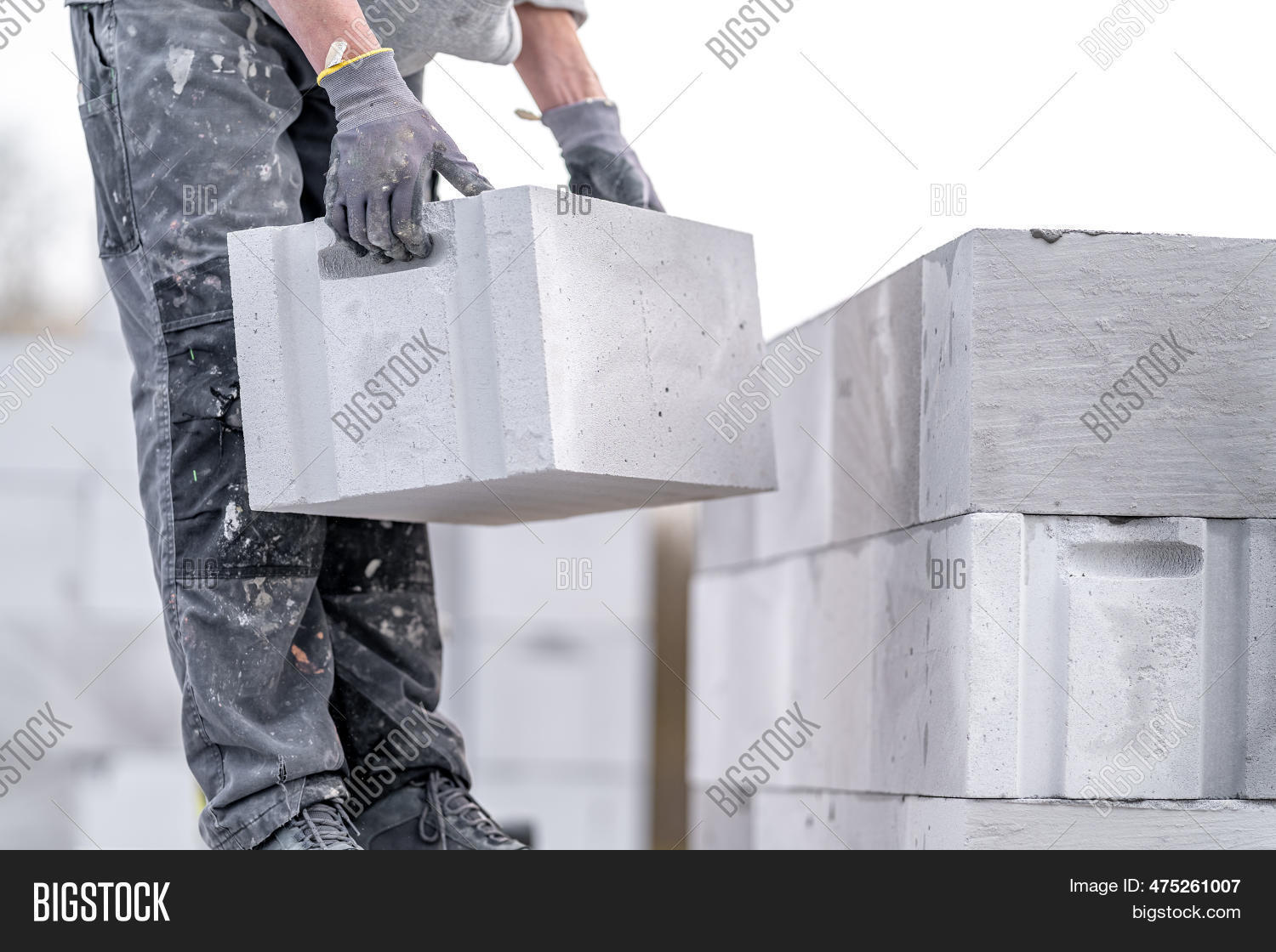 Mason Builds Wall Image & Photo (Free Trial) | Bigstock