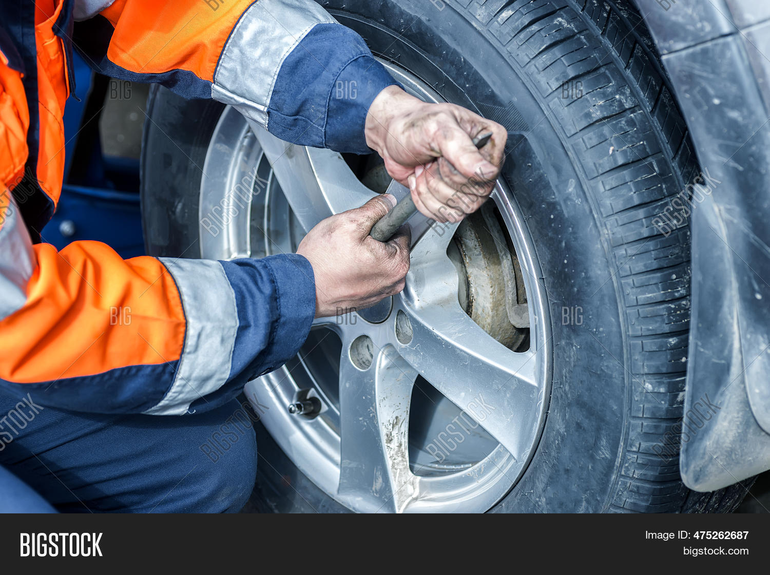Car Wheel Replacement Image & Photo (Free Trial) | Bigstock