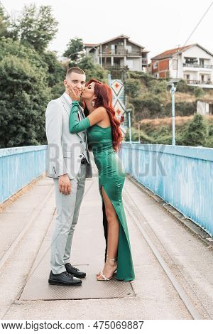 Young Teenage Couple Image & Photo (Free Trial) | Bigstock