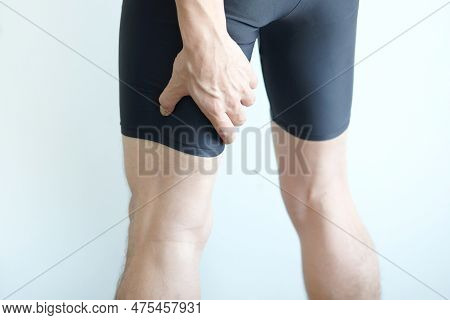 Athlete Has Leg Injury Image & Photo (Free Trial) | Bigstock