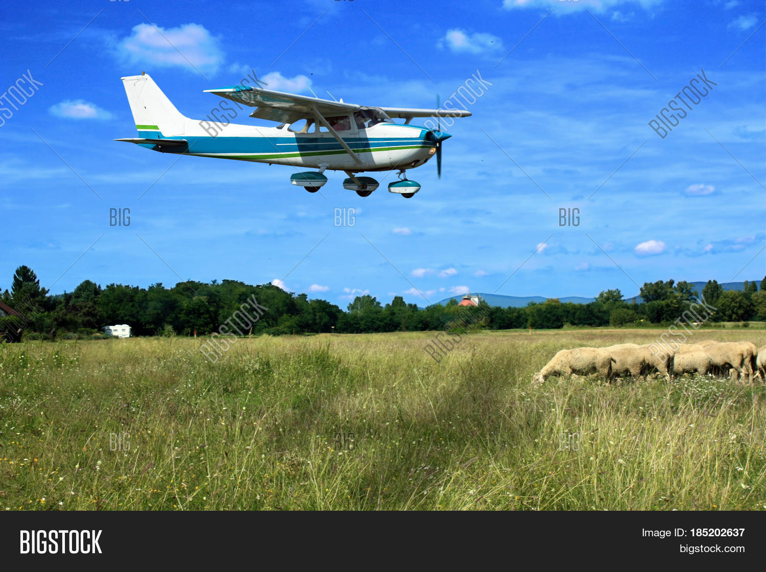 Light General Aviation Image & Photo (Free Trial) | Bigstock