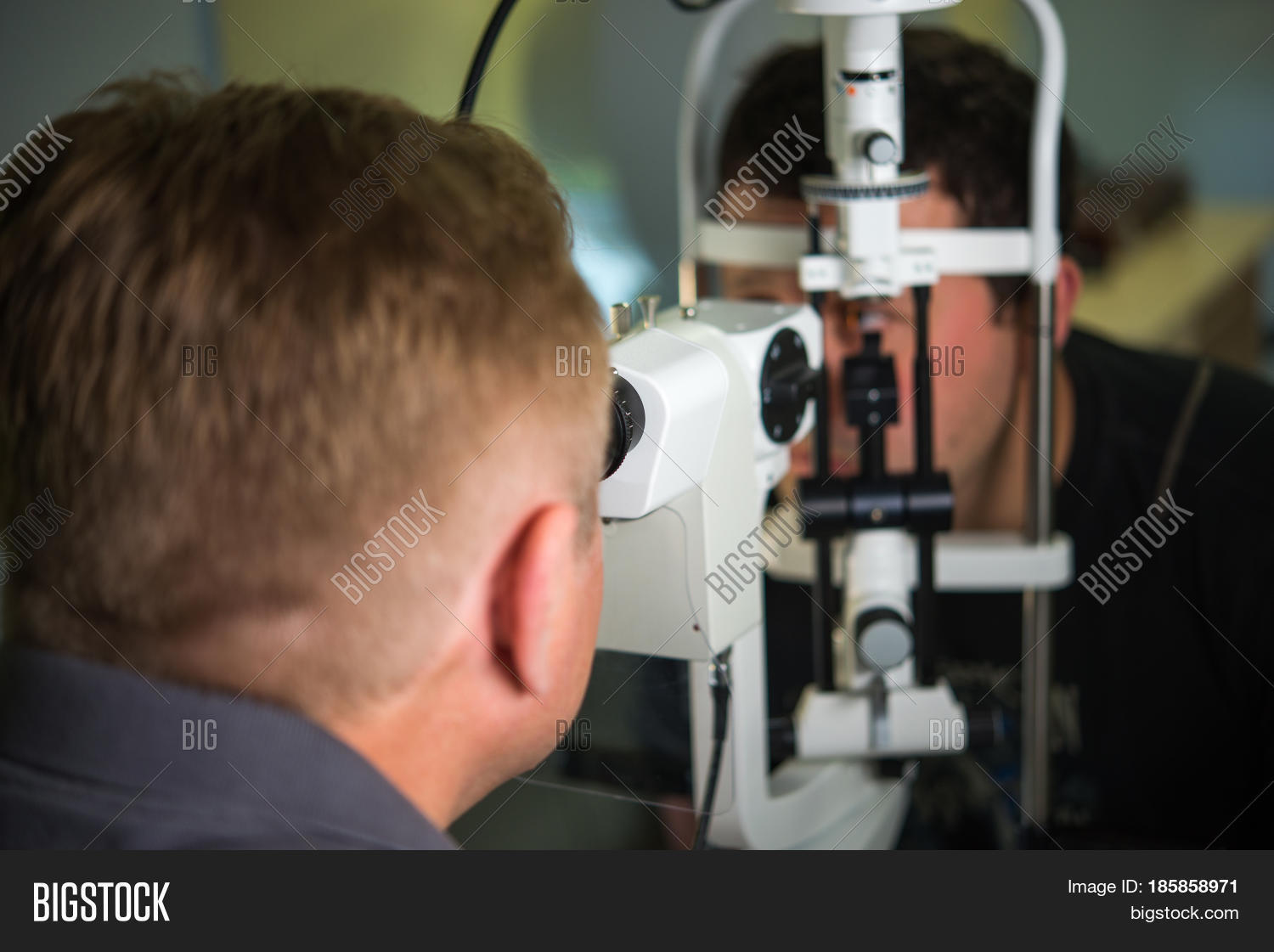 Ophthalmologist Image & Photo (Free Trial) | Bigstock