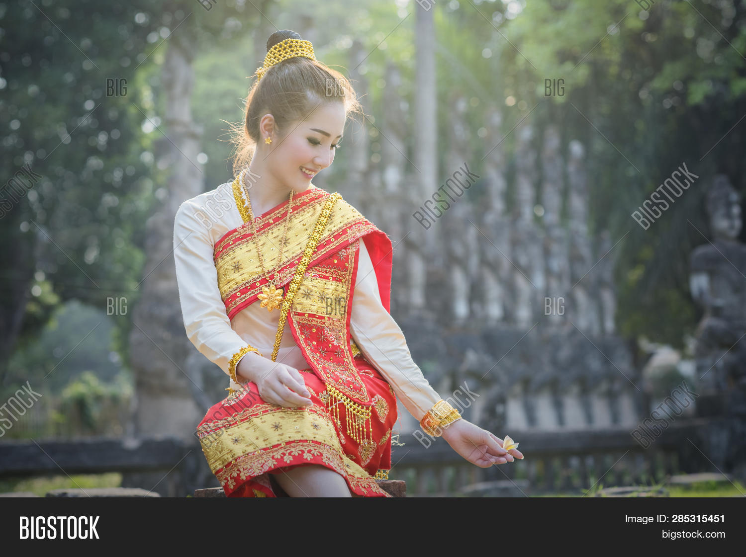 Beautiful Laos Women Image & Photo (Free Trial) | Bigstock