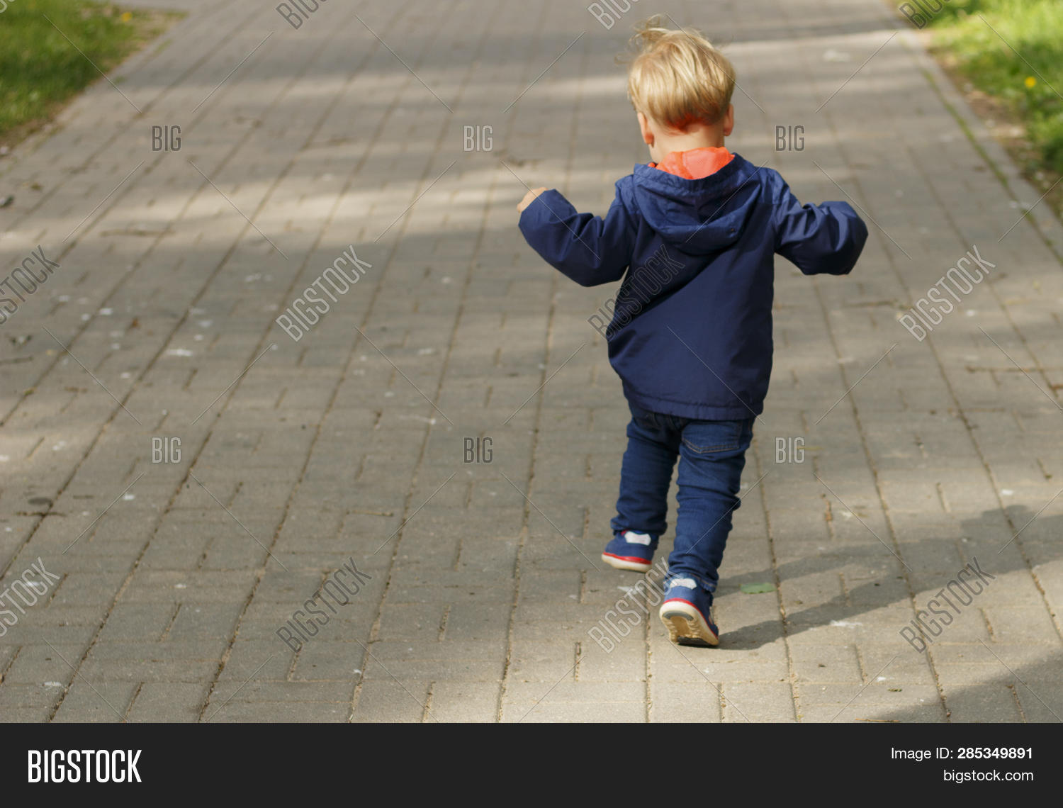 Small Boy Running Park Image & Photo (Free Trial) | Bigstock