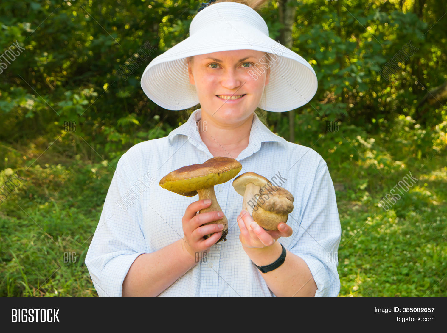 Pretty Woman Mushrooms Image & Photo (Free Trial) | Bigstock