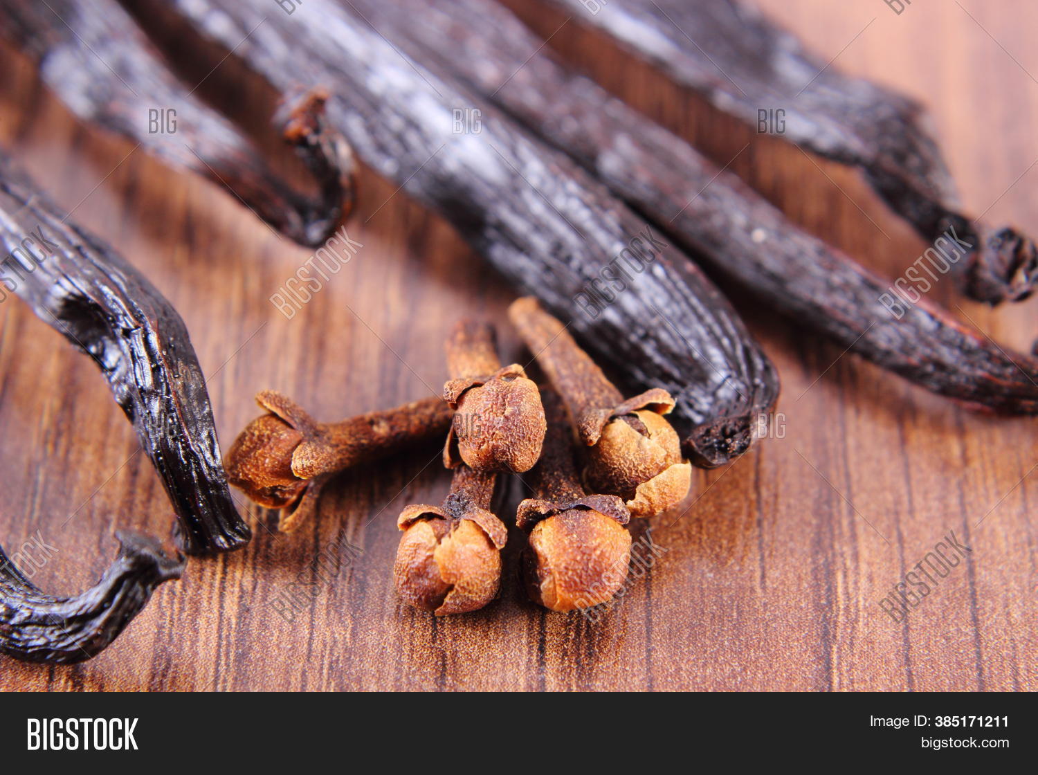 Closeup Cloves Image & Photo (Free Trial) | Bigstock