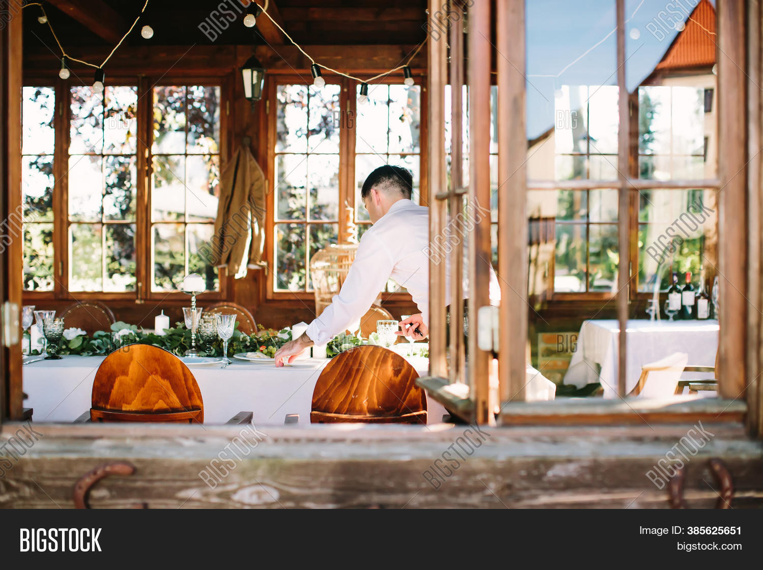 Waiter Sets Table Image & Photo (Free Trial) | Bigstock