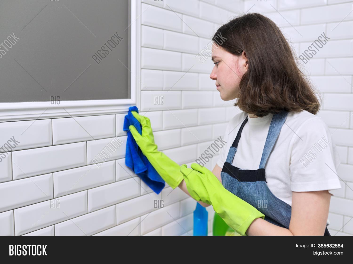 Girl Doing Cleaning Image & Photo (Free Trial) | Bigstock