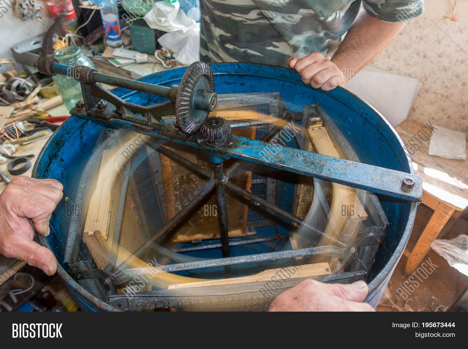 Blue Handy Extractor Image & Photo (Free Trial) | Bigstock