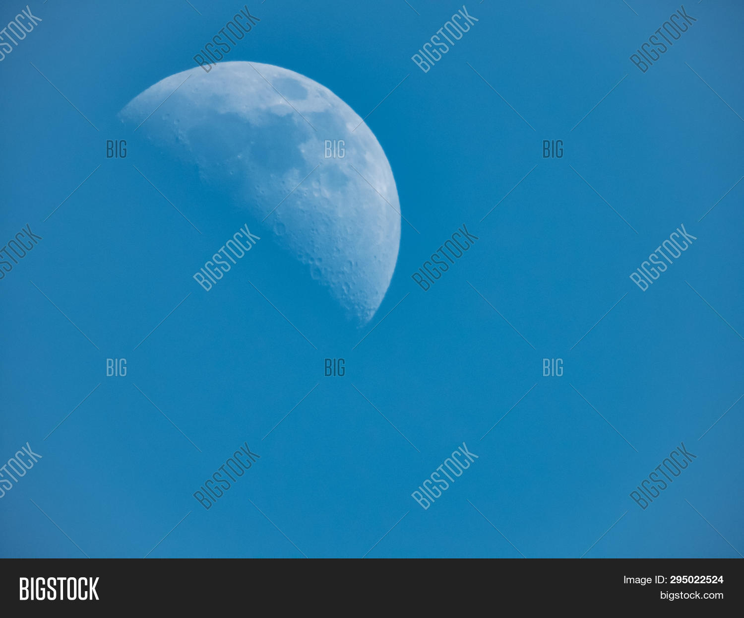 Crescent Moon Clear Image & Photo (Free Trial) | Bigstock