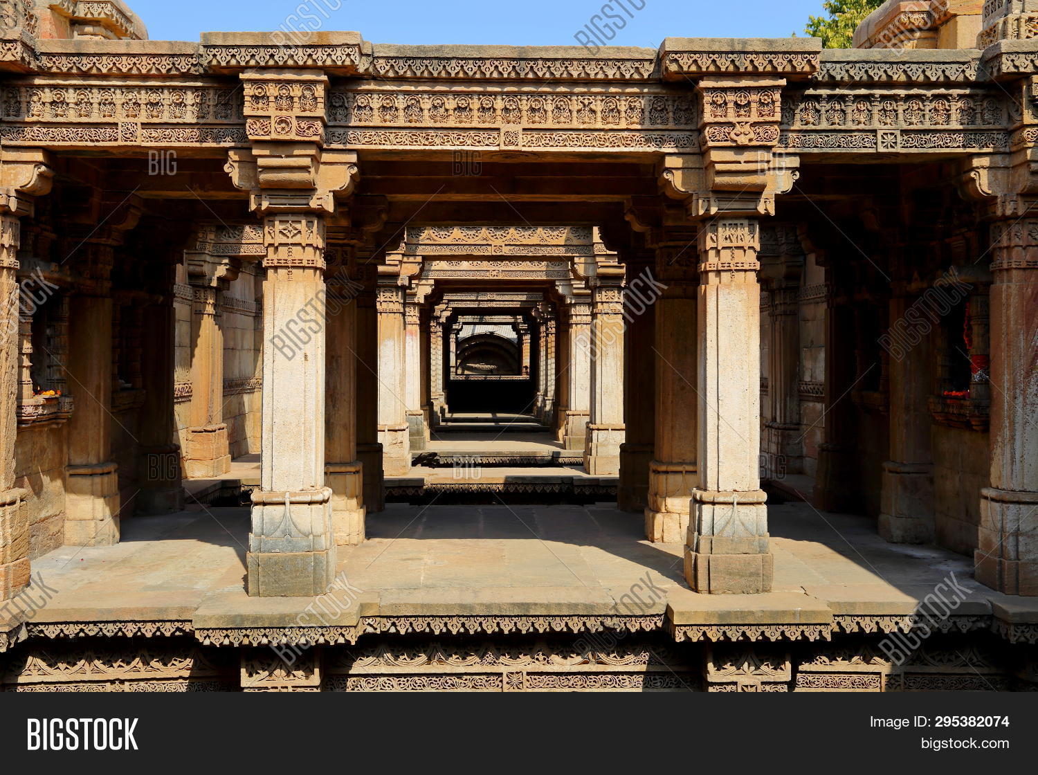 Adalaj Stepwell Hindu Image & Photo (Free Trial) | Bigstock