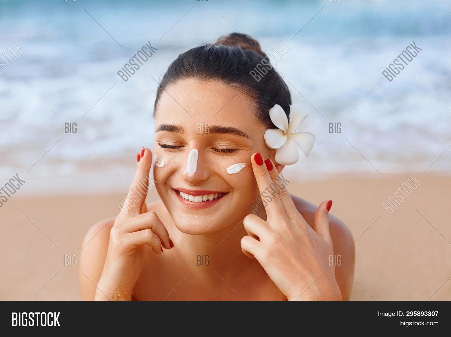 Beautiful Woman Image & Photo (Free Trial) | Bigstock