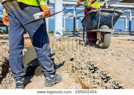 Mason Using Trowel Image & Photo (Free Trial) | Bigstock