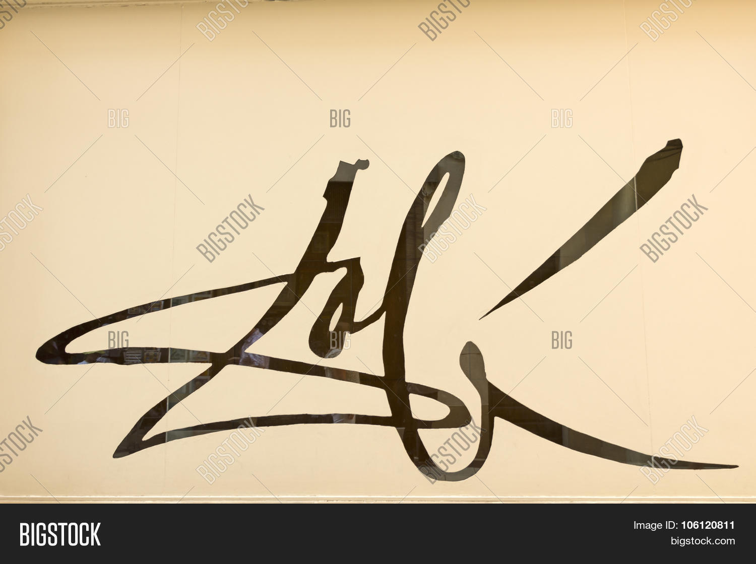 Signature Dali Painter Image & Photo (Free Trial) | Bigstock
