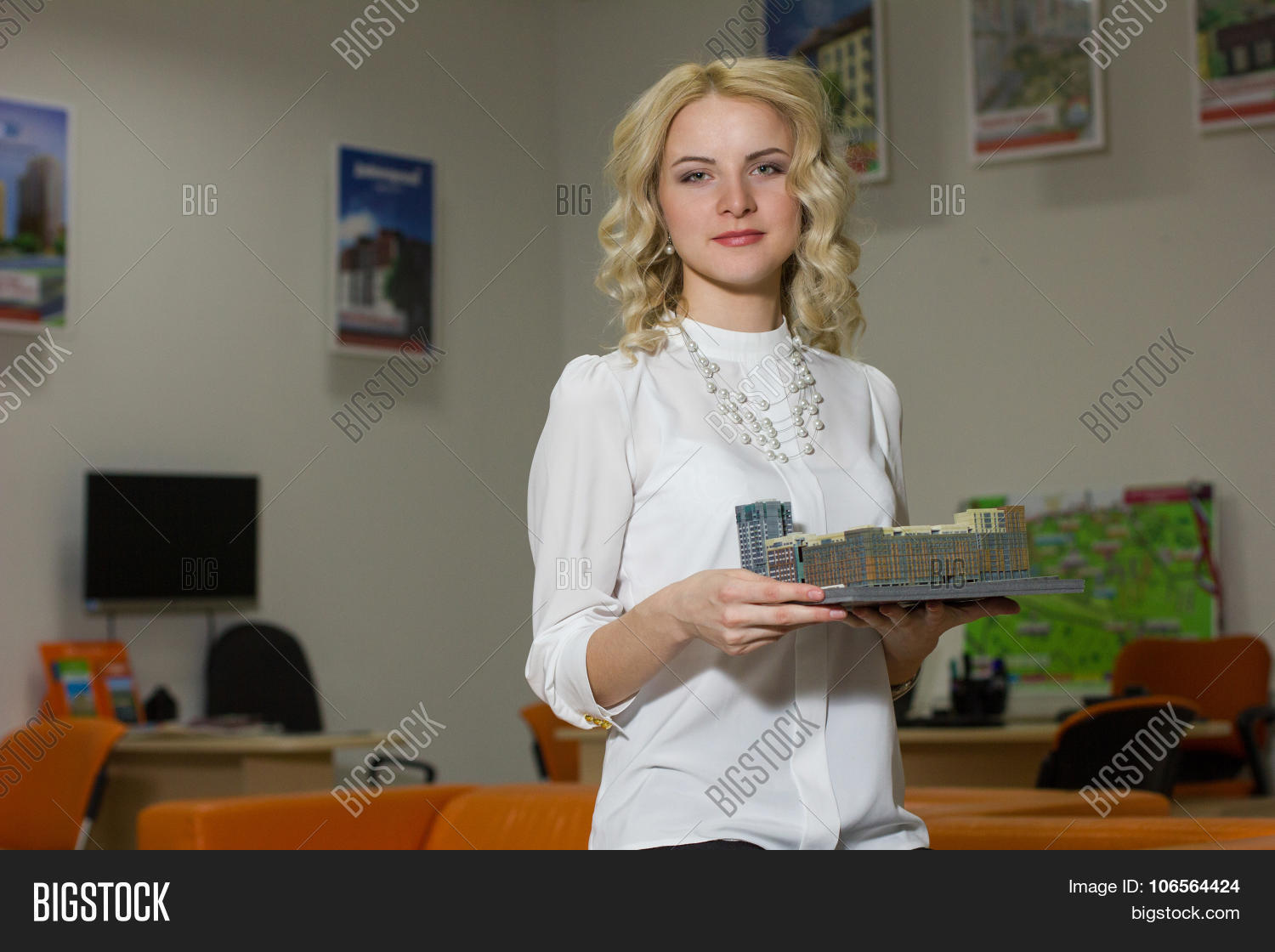 Girl Real Estate Agent Image & Photo (Free Trial) | Bigstock