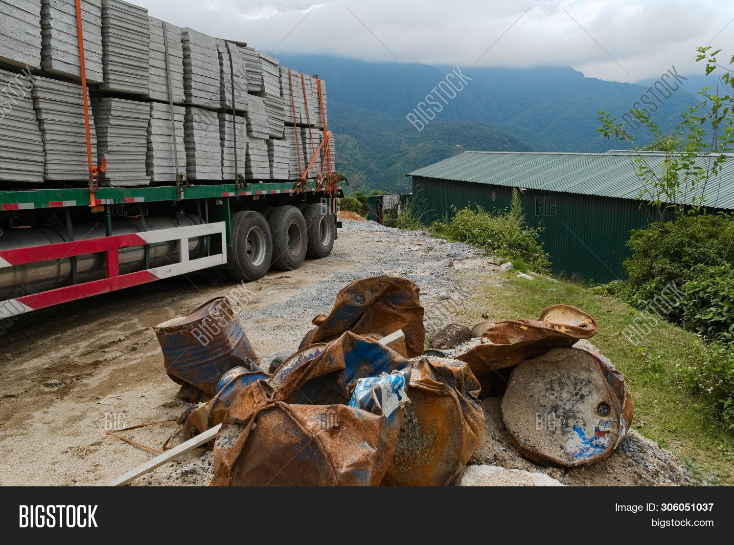 Heavy Freight Truck Image & Photo (Free Trial) | Bigstock