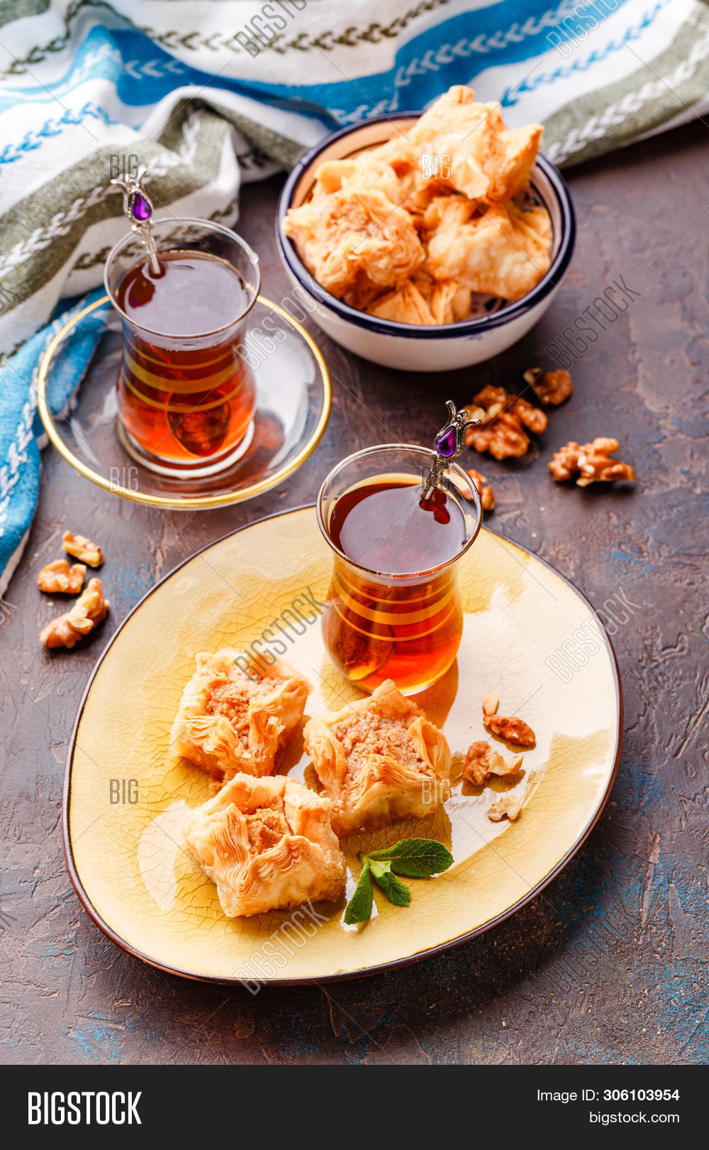 Middle Eastern Arabic Image & Photo (Free Trial) | Bigstock