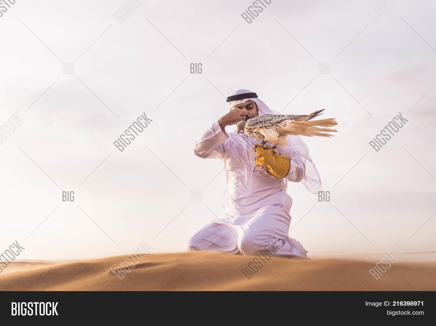 Arabian Man Walking Image & Photo (Free Trial) | Bigstock