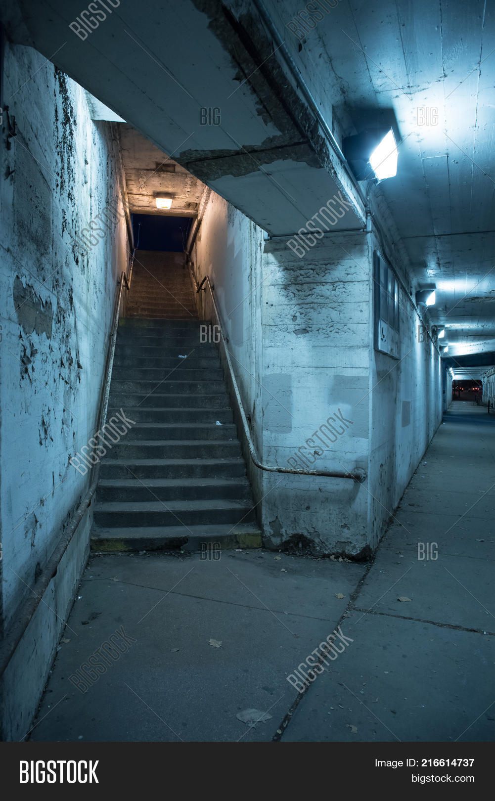 Gritty Dark Chicago Image & Photo (Free Trial) | Bigstock