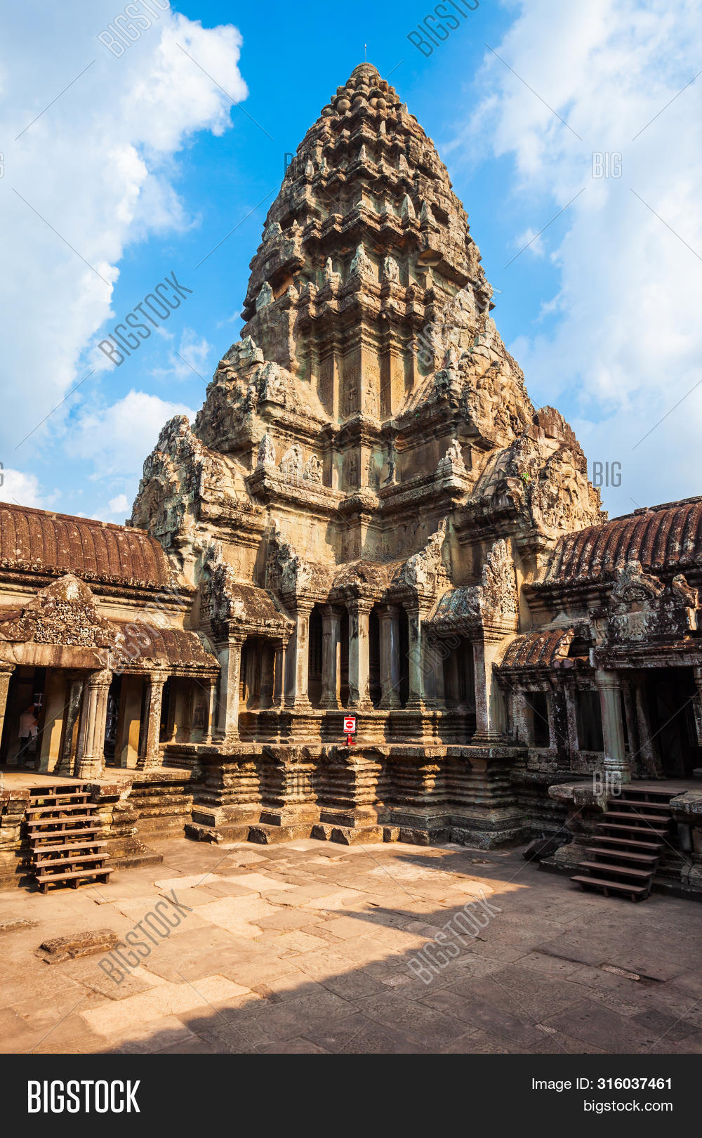 Main Tower Angkor Wat Image & Photo (Free Trial) | Bigstock