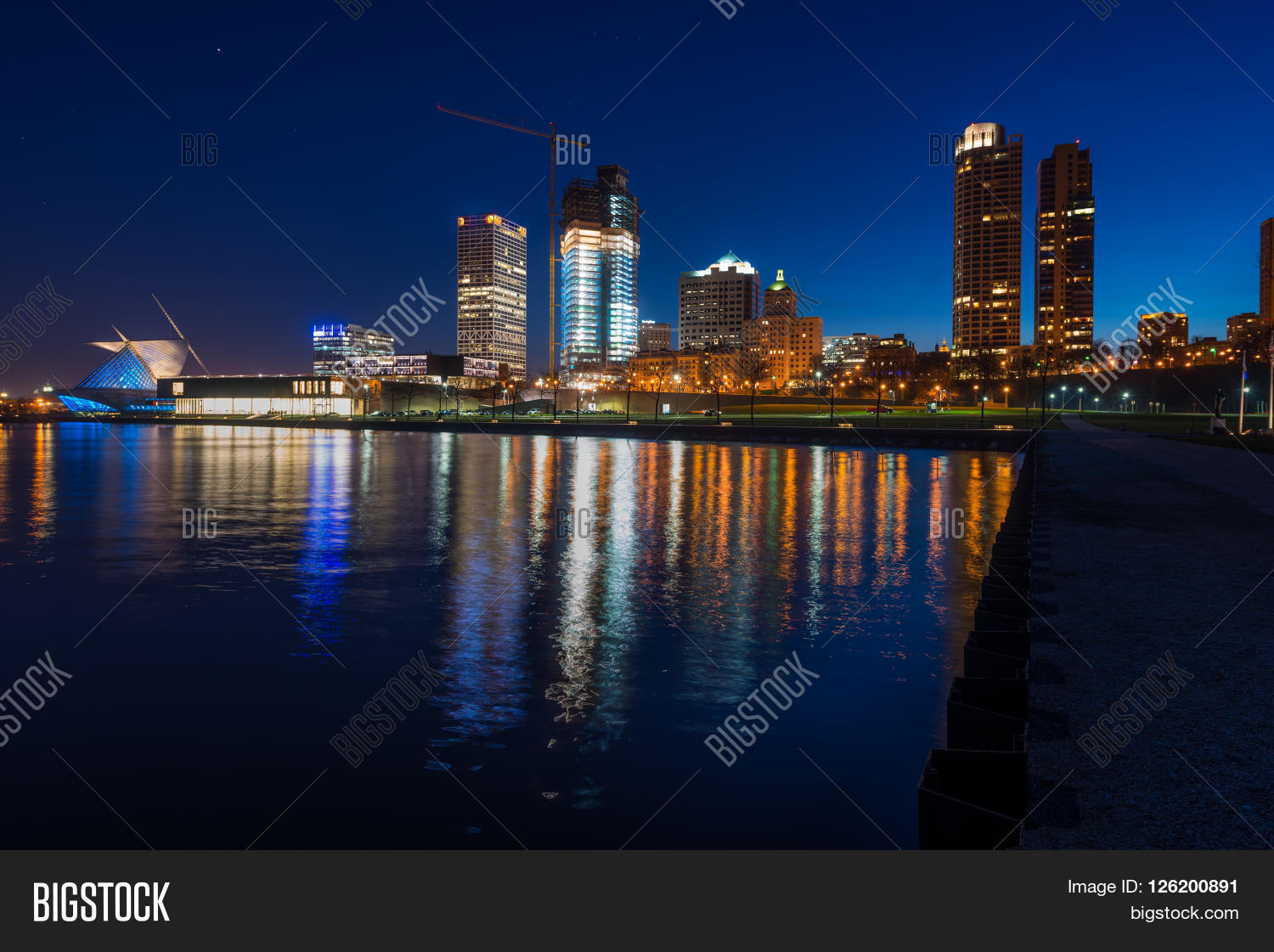 Milwaukee Night Image & Photo (Free Trial) | Bigstock