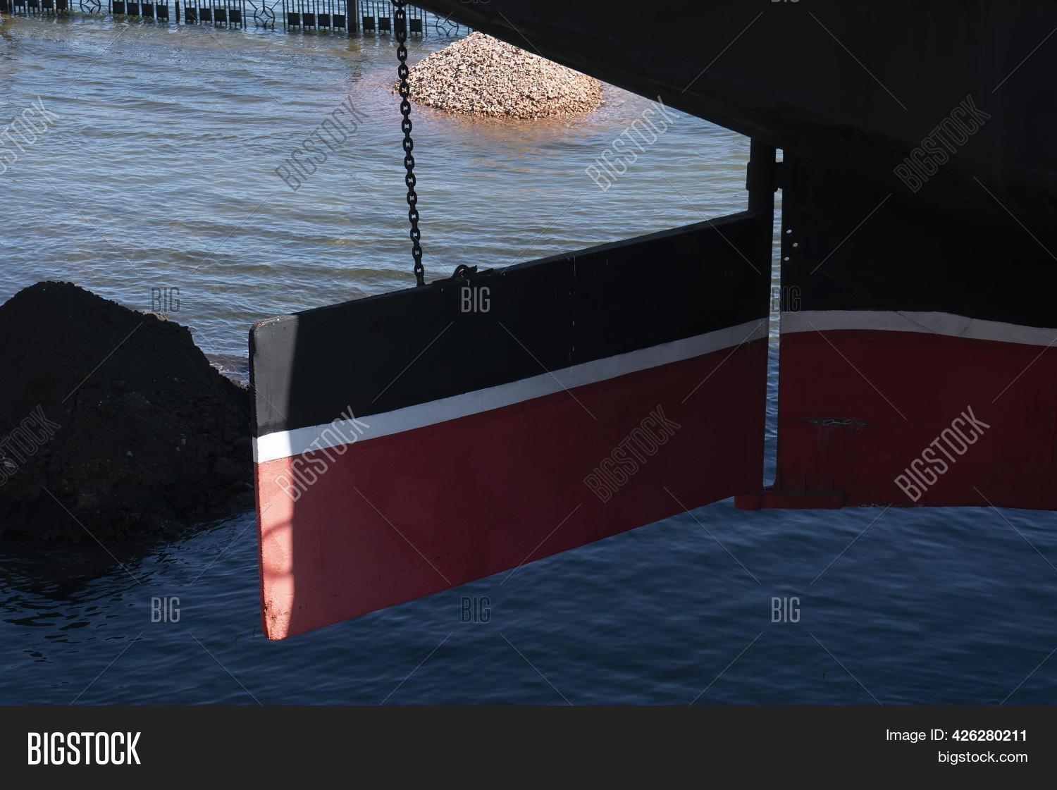 Keel Old Ship Stern Image & Photo (Free Trial) | Bigstock
