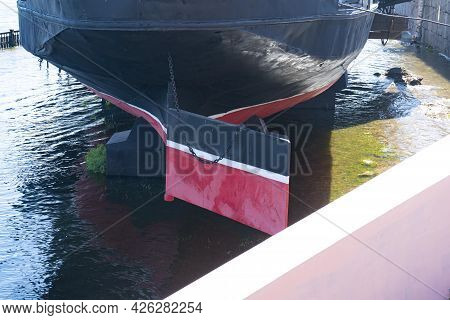 Keel Old Ship Stern Image & Photo (Free Trial) | Bigstock