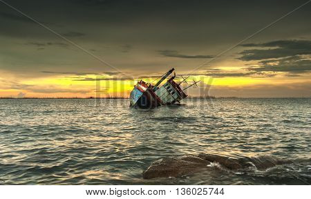 Ship Wrecked Crack Image & Photo (Free Trial) | Bigstock
