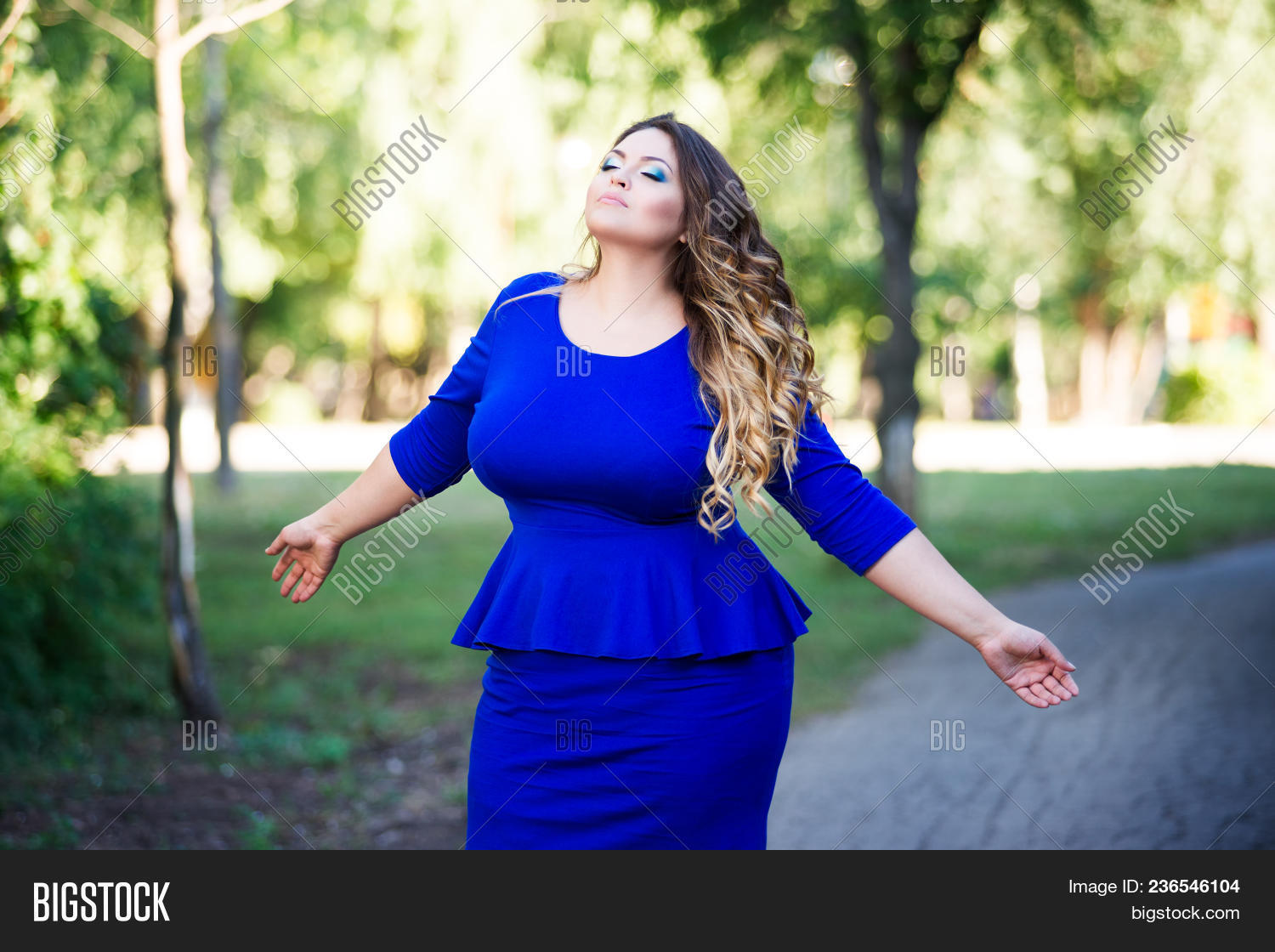 Plus Size Fashion Image & Photo (Free Trial) | Bigstock